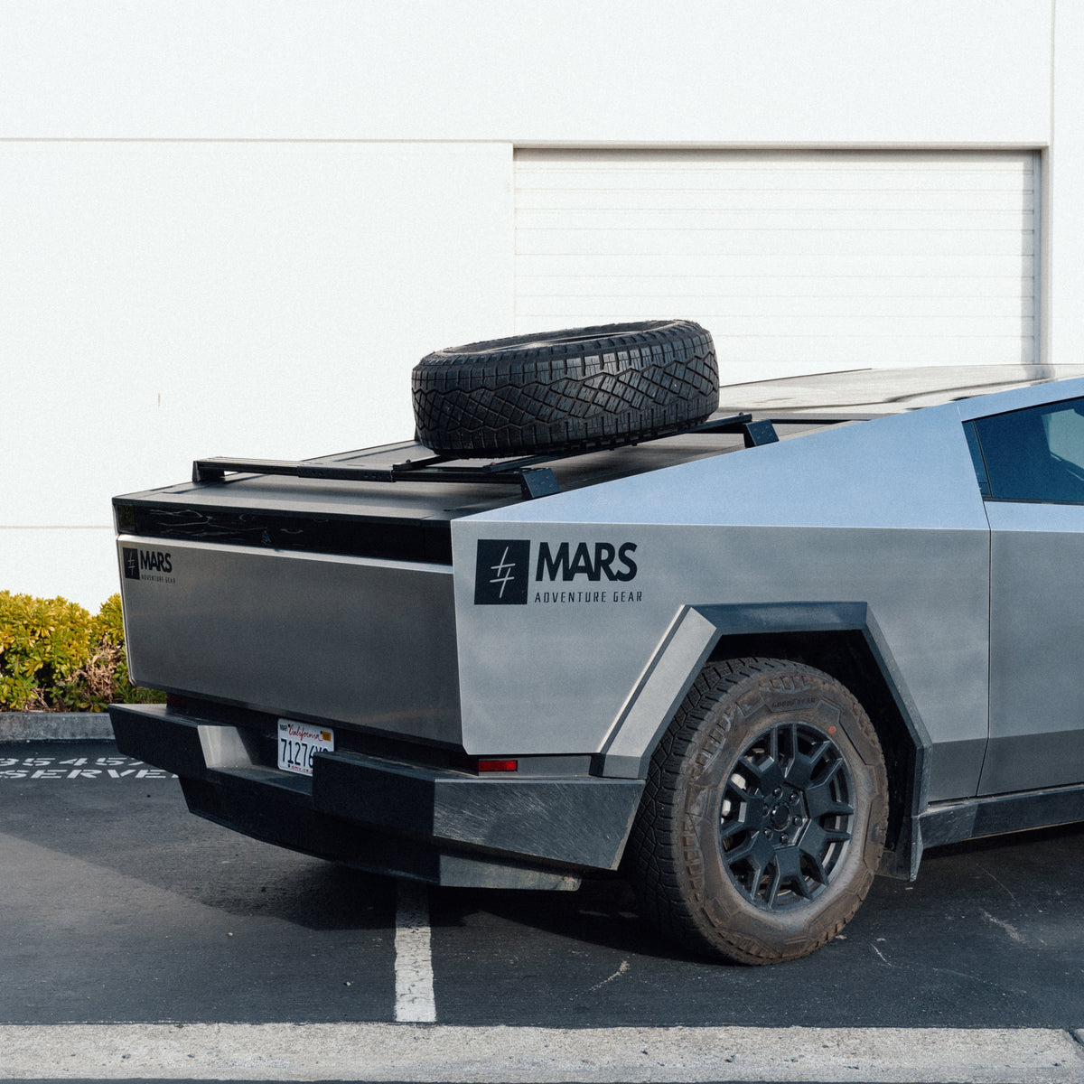 TESLA CYBERTRUCK MARS EXPEDITION™ TIRE RACK – Adventour
